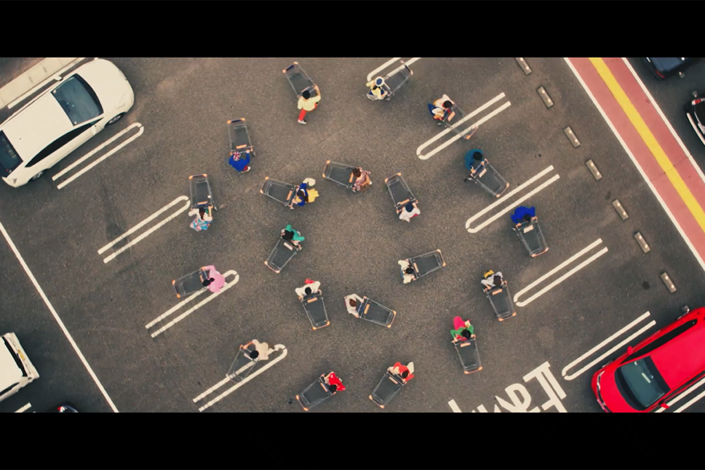 MrMax TV-CM 「お客様」篇 | 福岡県 | 制作実績 | 九州空撮隊（熊本・福岡・鹿児島・長崎・大分・宮崎・佐賀・沖縄）